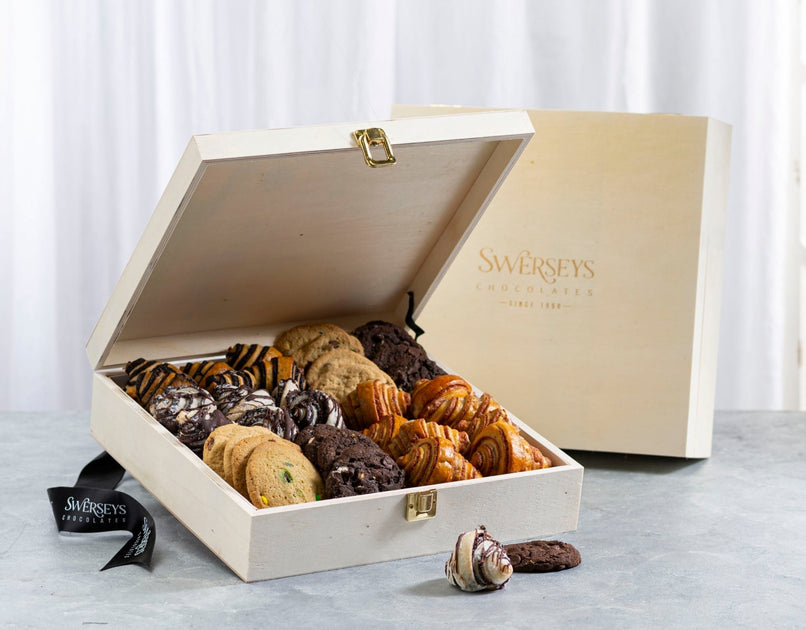 Designer Signature Medium Bakery Keepsake Wooden Gift Box – Gourmet ...