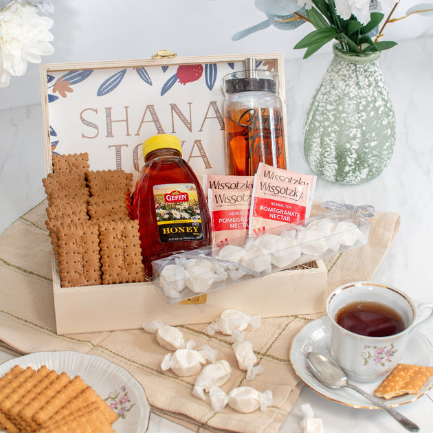 Elegant Rosh Hashanah Modern Honey Table Jar with Dipper – Gourmet ...