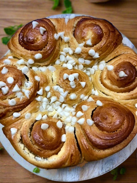 Shavuot Delectable Cheese Babka Ring Cake Gift Box – Gourmet Kosher ...