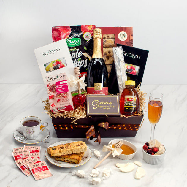 Elegant Rosh Hashanah Celebration Gift Basket – Gourmet Kosher Gift Baskets